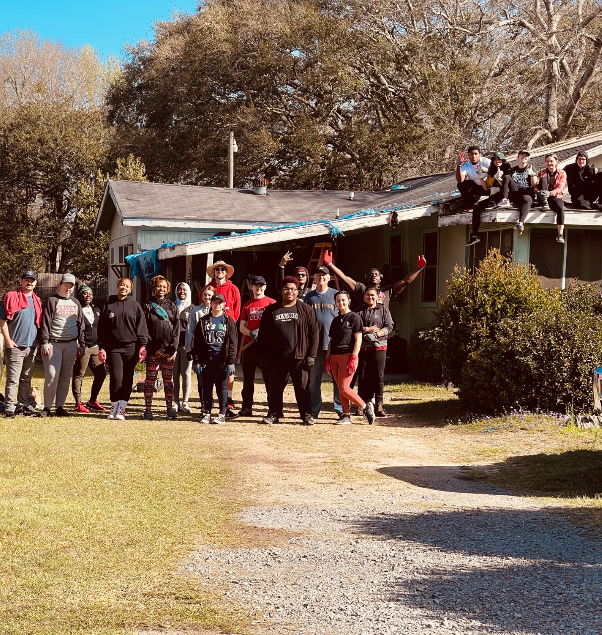 Olivet collegians prove: There is work for all on a volunteer disaster ...