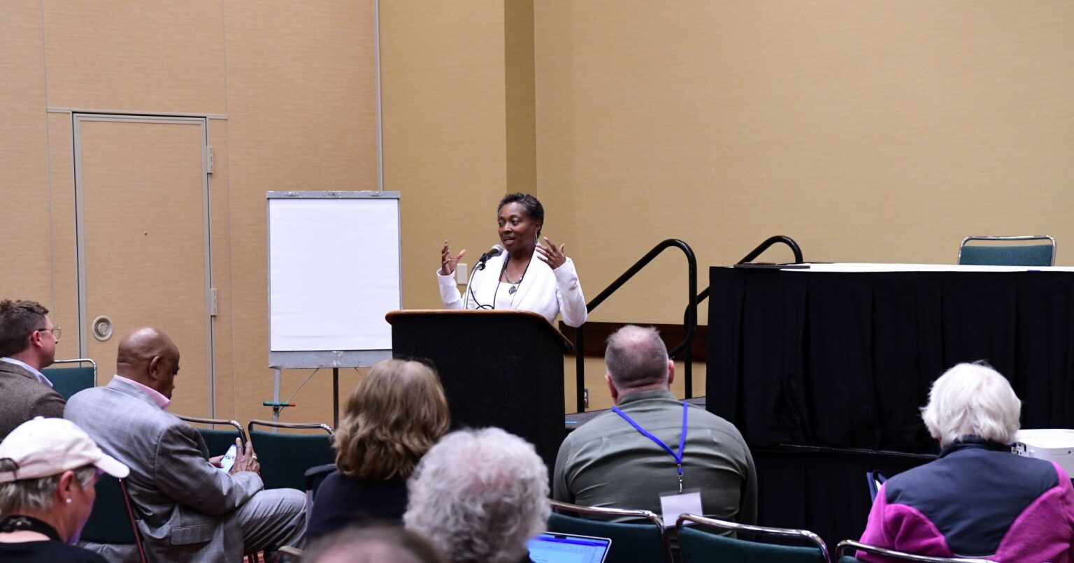 Synod 'Meet the Candidate' gathering draws standing room only crowd ...
