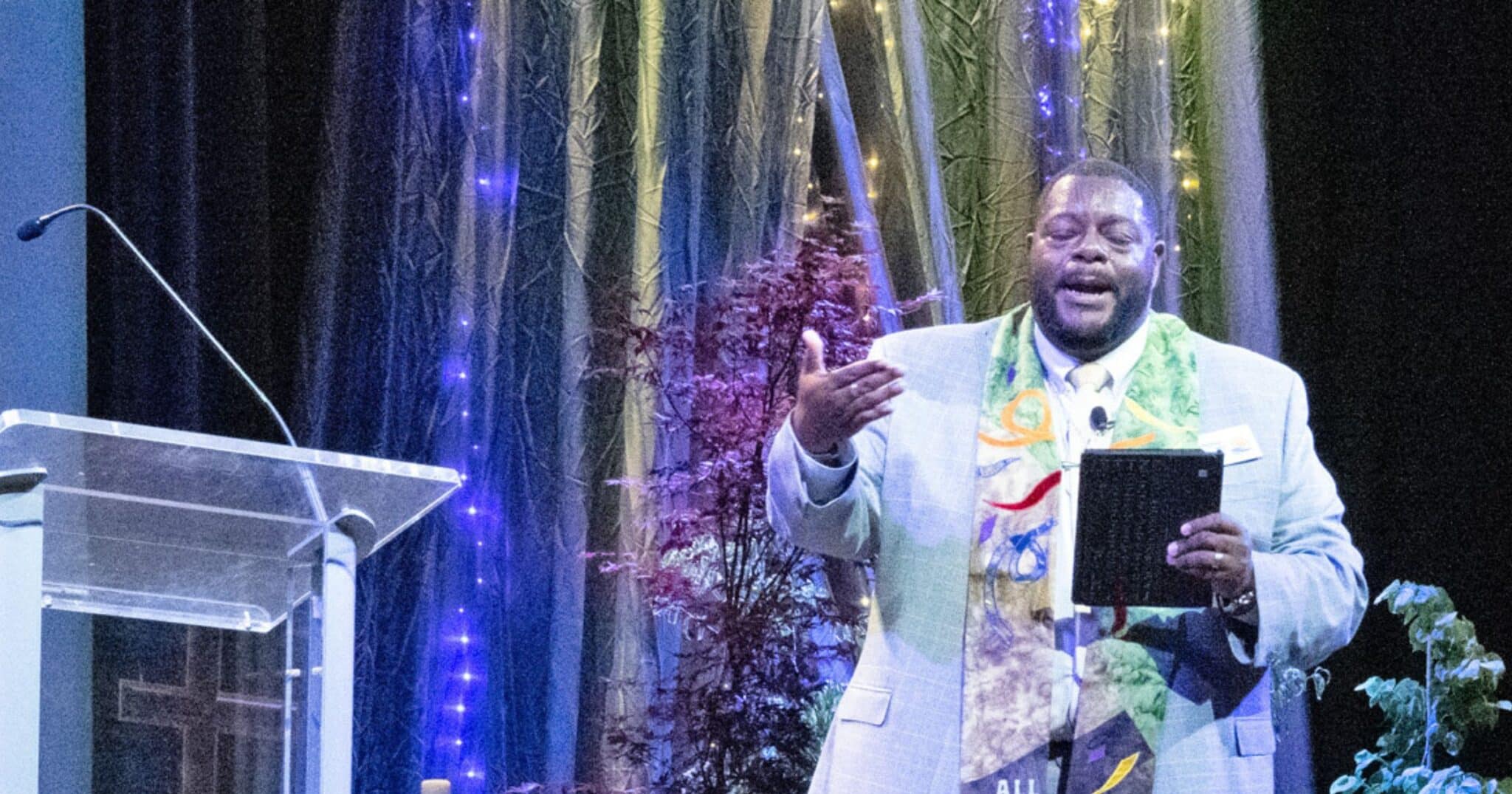 An exuberant opening worship focuses on ‘making all things new’ at ...